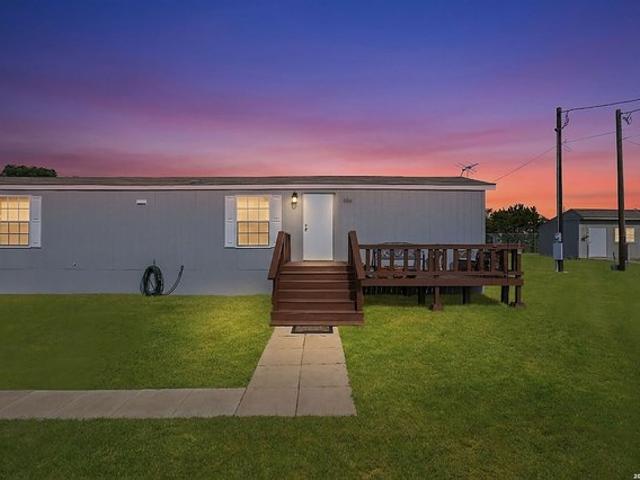 526 Pr 1512, Bandera, TX 78003