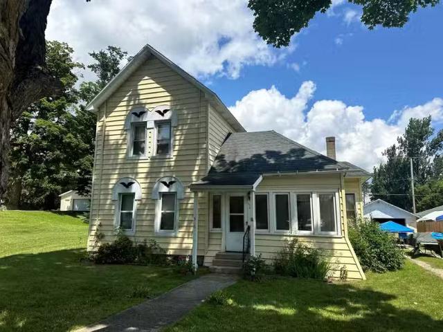 526 W Upton Ave, Reed City, MI 49677 MLS 24036765