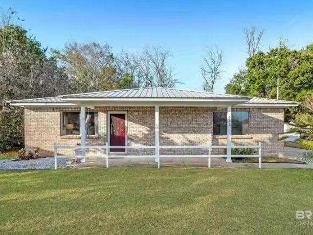 526 W ARIEL AVE, FOLEY, AL 36535 Single Family Residence For S.