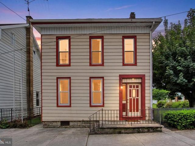 526 W King St, East Berlin, PA 17316