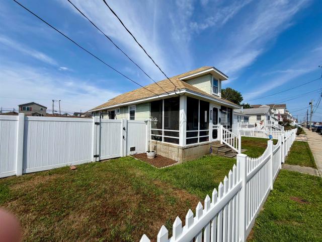526 W Magnolia Avenue