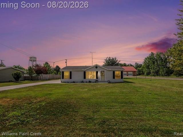 526 W Mill St, Capac Vlg, MI 48014