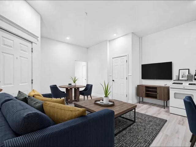 526 W Munson