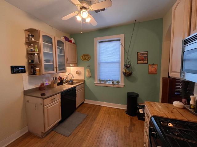 526 W National Ave, Unit 301