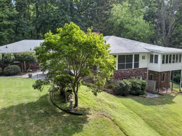 5274 Powers Ferry Road NW
