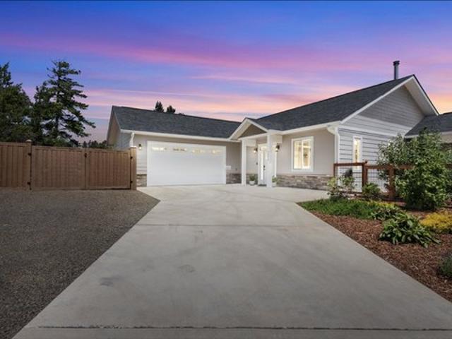 5275 Dunewood Dr, Florence, OR 97439
