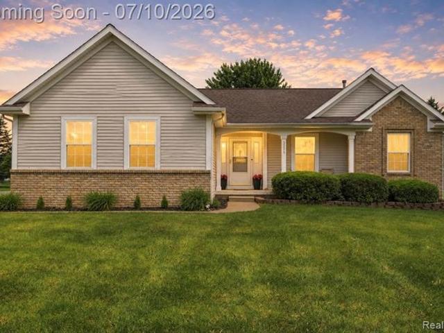 5275 E Maple Ave, Burton, MI 48439