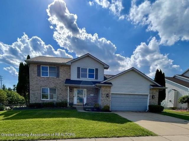5275 Thames Dr, Haslett, MI 48840