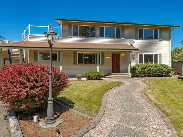 5276 Cherry Tree Ln, Blaine, WA 98230