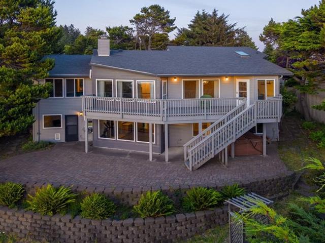 5277 NW Logan Rd, Lincoln City, OR 97367