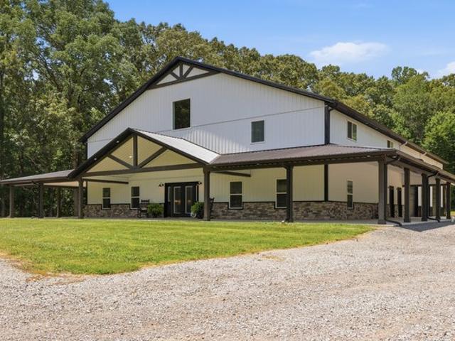 5279 E State Line Rd, Hazel, KY 42049
