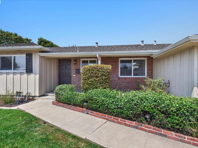5279 Eggers Dr