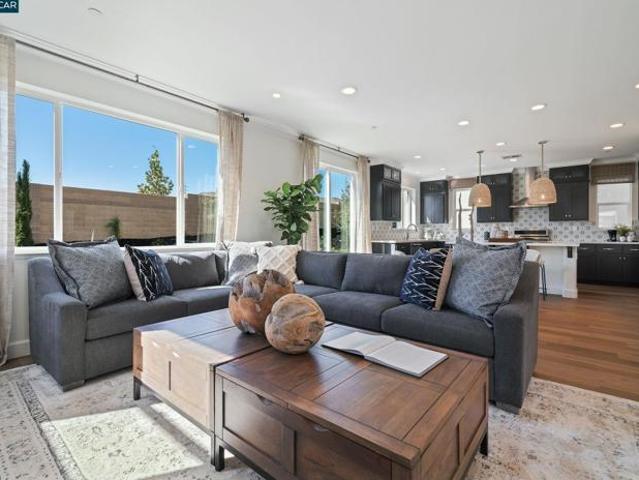 5279 Waterleaf Ln, Fairfield, CA 94534
