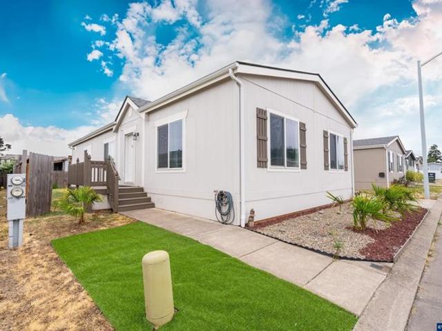 5270 NE Crystal St, Salem, OR 97305