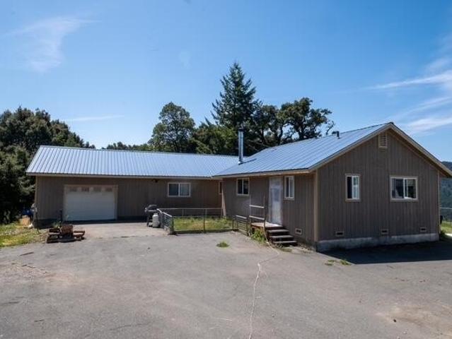 5270 Wilder Ridge Rd, Honeydew, CA 95545