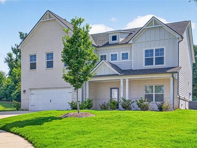 5270 Woodline View Cir, Auburn, GA 30011