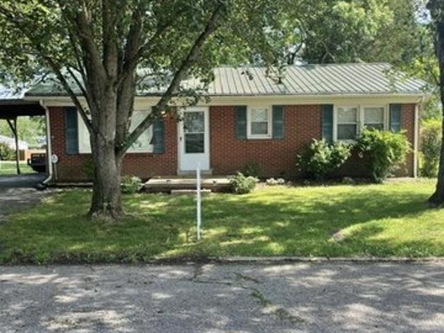 527 7th St, Lawrenceburg, TN 38464