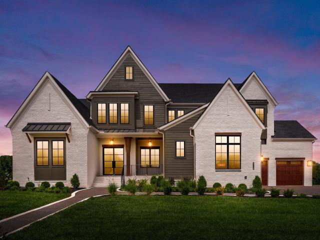 527 Divine Ct