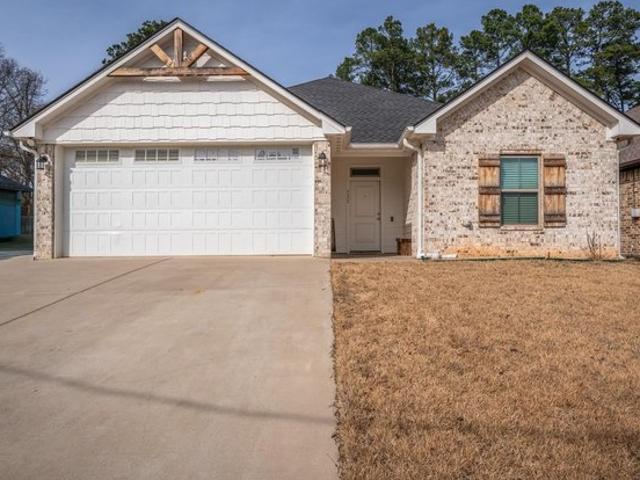 527 E Center St, White Oak, TX 75693