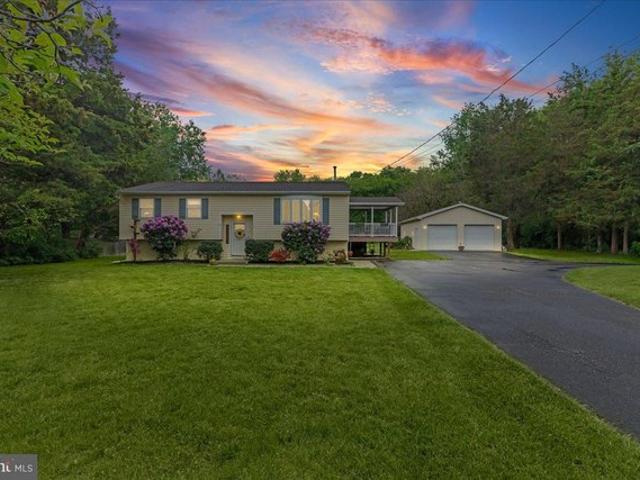 527 Fairview Rd, Glassboro, NJ 08028