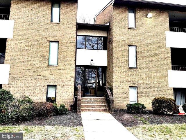 527 Florida Ave Apt 103, Herndon, VA 20170