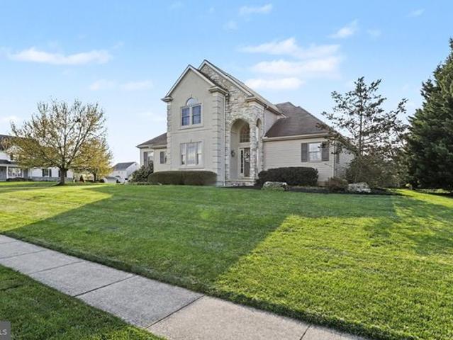 527 Florin Ave, Mount Joy, PA 17552