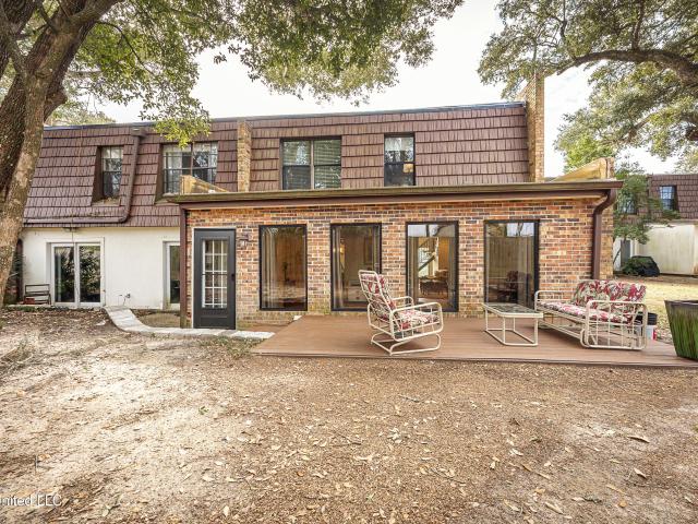527 Front Beach Dr, Unit 29, Ocean Springs, MS 39564 | MLS #4138 | Compass