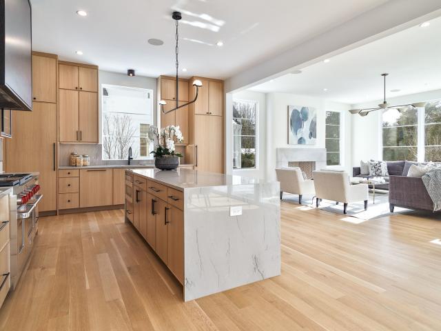 527 Kensington Court