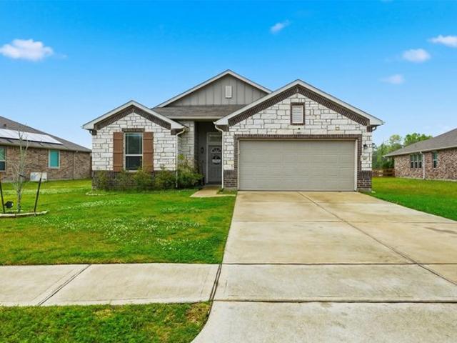 527 Kickapoo Dr, Anahuac, TX 77514