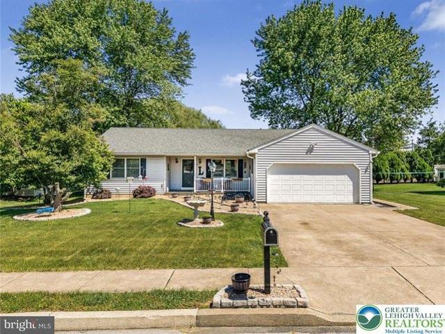 527 Hamsher Ave, Topton, PA 19562