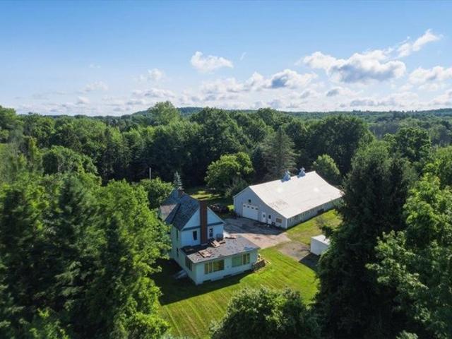 527 Heineberg Dr, Colchester, VT 05446