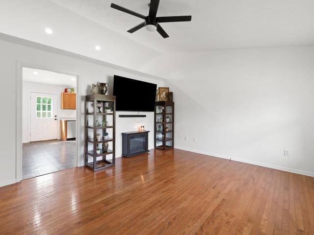 527 Hidden Hills Way