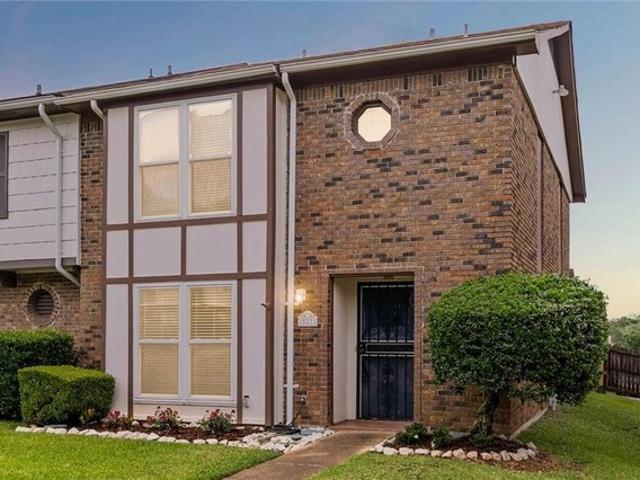 527 Highland Woods Dr W, Mobile, AL 36608