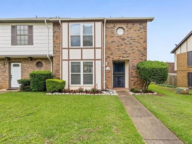 527 Highland Woods Dr W, Mobile, AL 36608