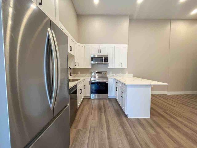 527 Hyde Park Blvd 2 Bedroom Apartment for Rent at 527 W Hyde Park Blvd, Inglewood, CA 90302 North Inglewood