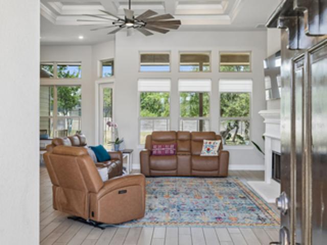 527 James Way