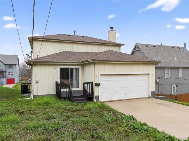 527 Oakland Ave, Kansas City, KS 66101 | Compass