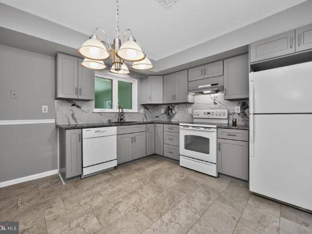527 Oriole Drive