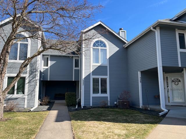 527 Mariner Dr, Bayport, MN 55003 | MLS #7044 | Compass