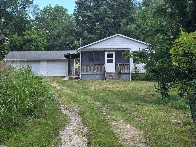 527 N 141st St, Bonner Springs, KS 66012