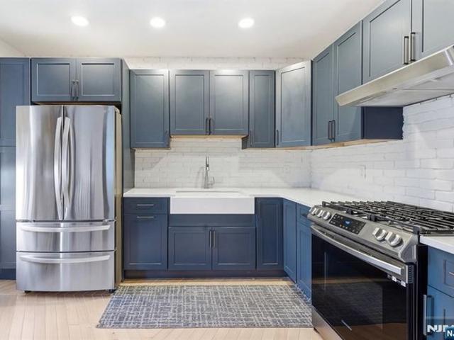 527 N 3rd St, East Newark, NJ 07029