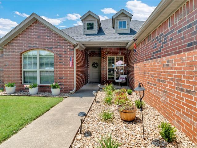 527 N Country Farm Road