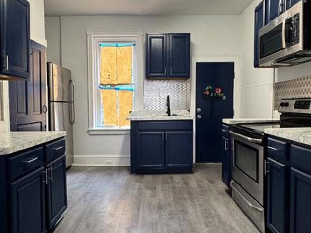 527 N Hobart