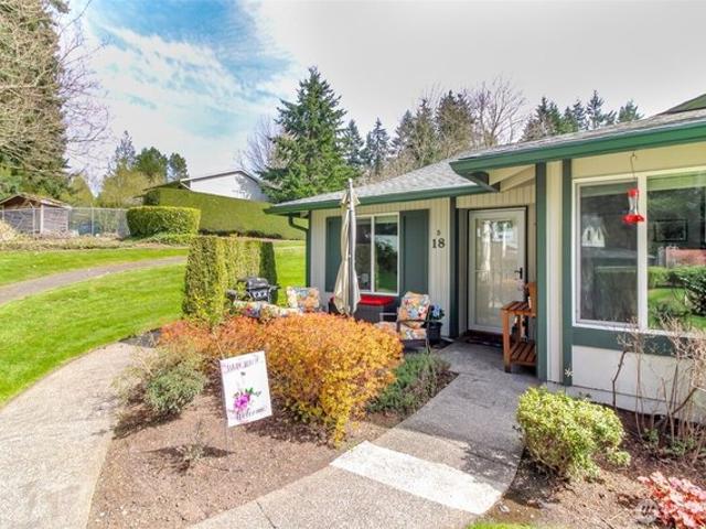 527 S 323rd Pl Apt 18B, Federal Way, WA 98003