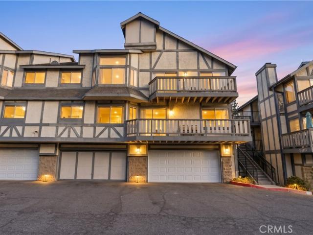 527 S Walnut 3