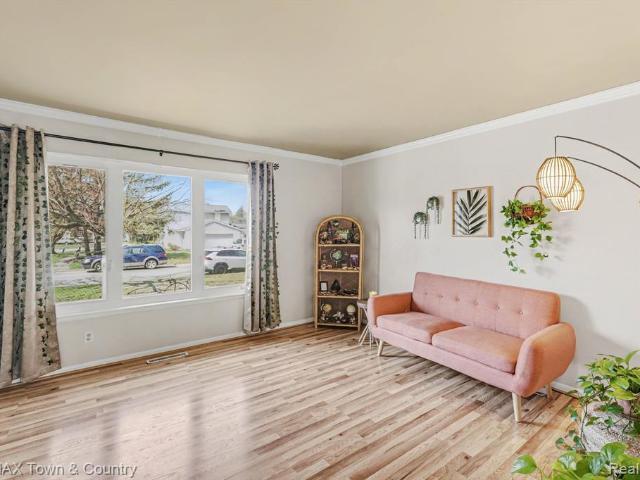 527 Spring Lane