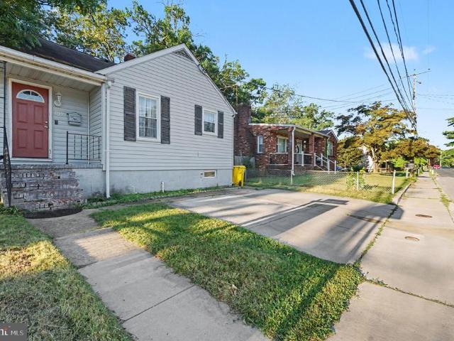 527 Stewart Avenue