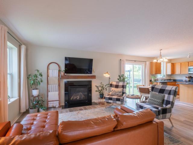 527 Summit Lane