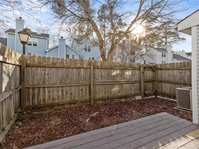 527 Pine Tops CT