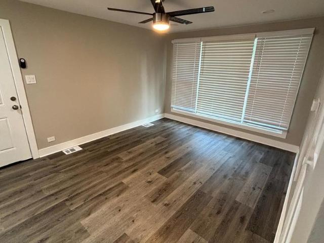 527 W 16th Place